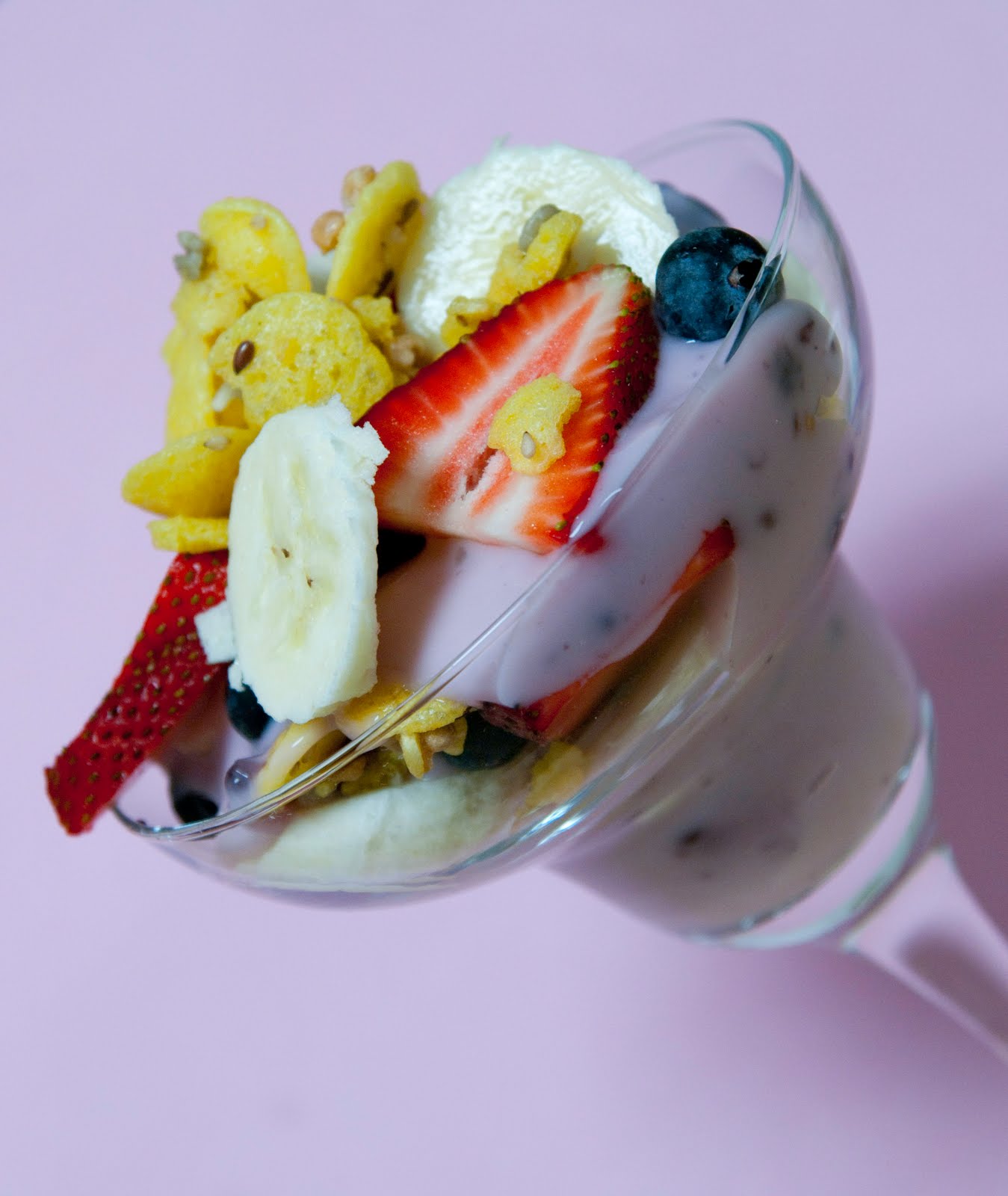 A Blog About Food: Simple Yogurt Parfaits