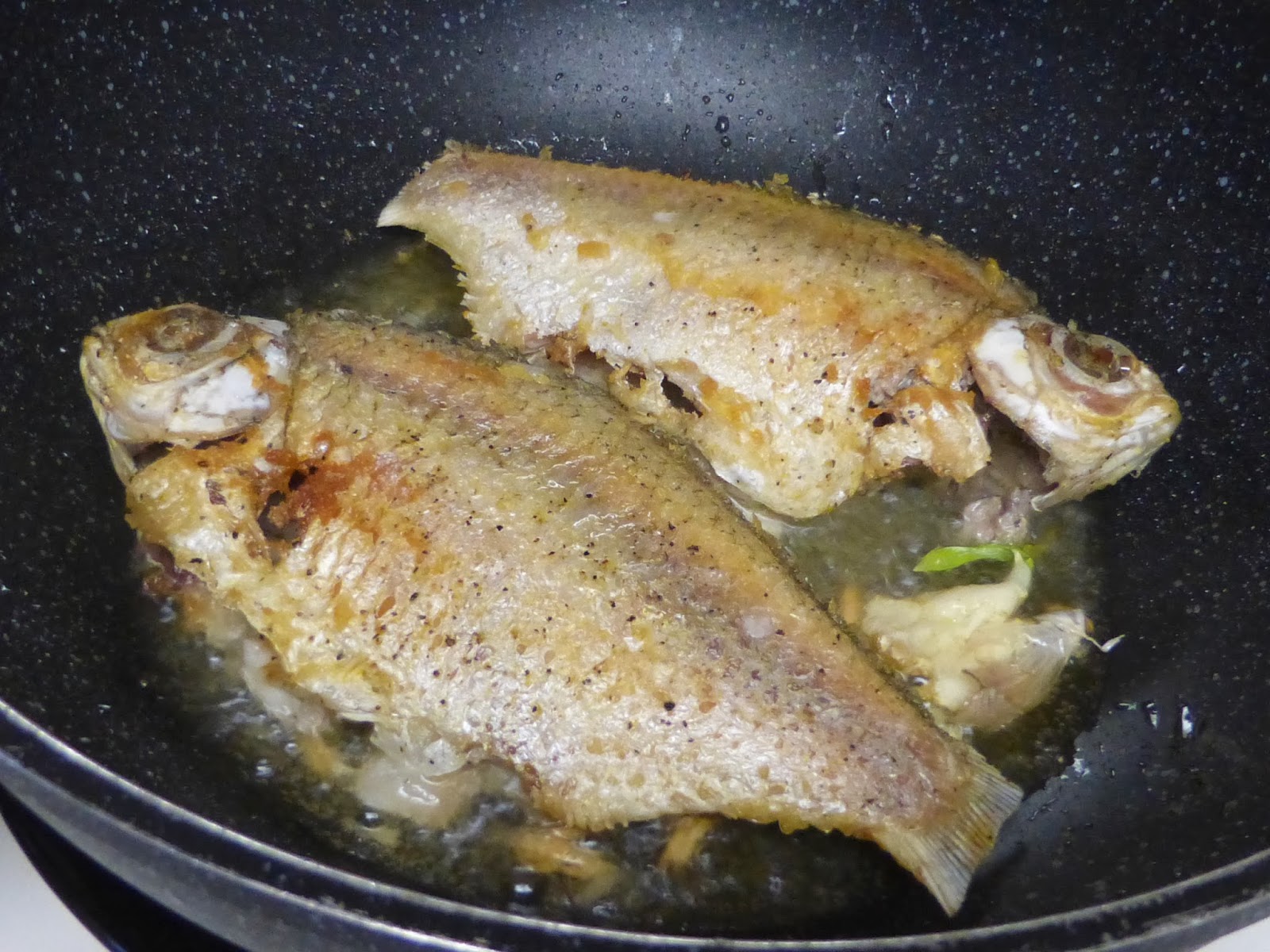 Daily happiness: Cá He (River-bard fish) chiên giòn