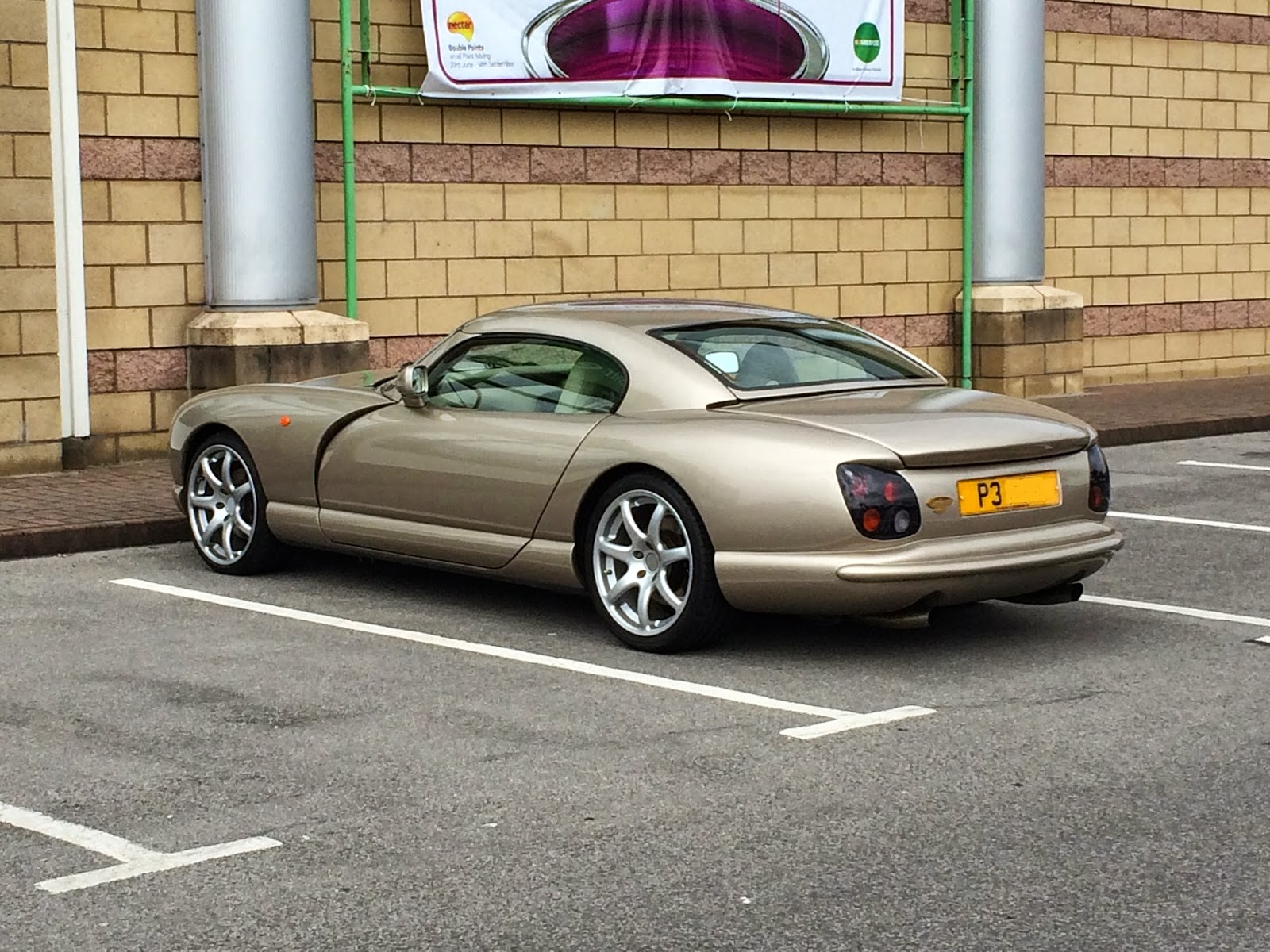 Dream Car Spotter: TVR Cerbera Speed Eight 2000