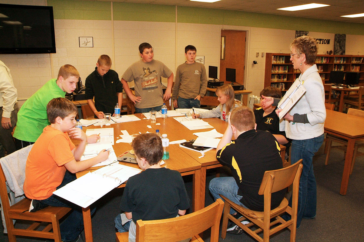 For New Science Teachers: Setting Up the Science Classroom – Desk ...