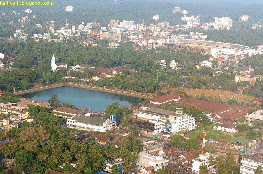 Jeevan's KALLI VALLI : Mananchira Square