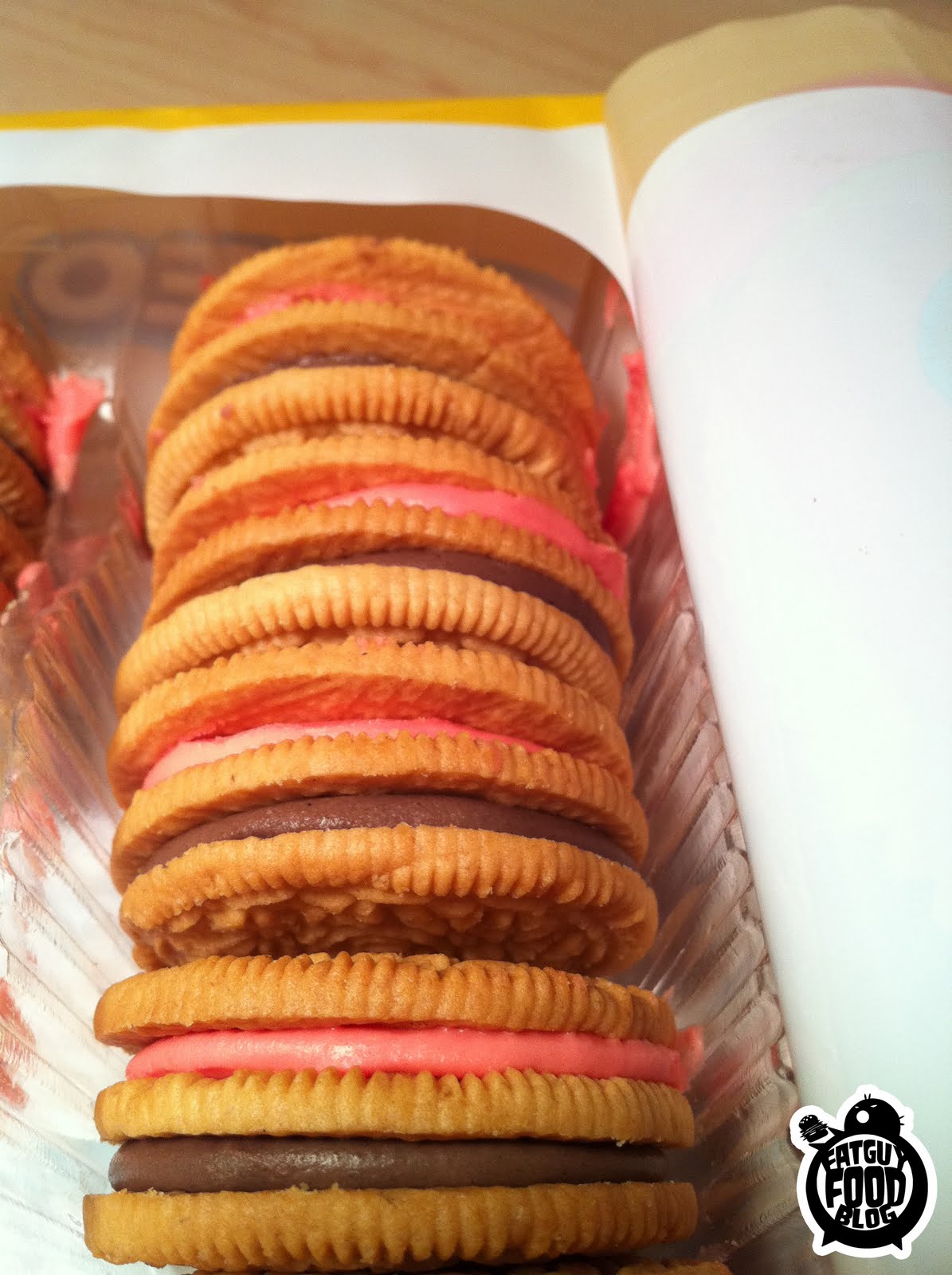 FATGUYFOODBLOG: Triple Double Oreo Neapolitan cookies