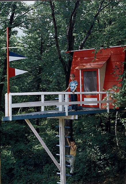 Relaxshacks.com: TEN Drool-worthy, Rustic Tree houses in the woods....