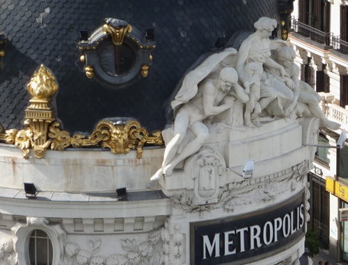 L'archivio della scultura: La decorazione del Metrópolis