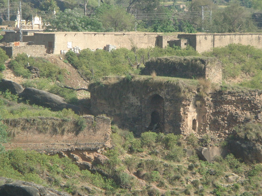 Explore the mysterious fort of Ghakkar's civilization: Pharwala fort