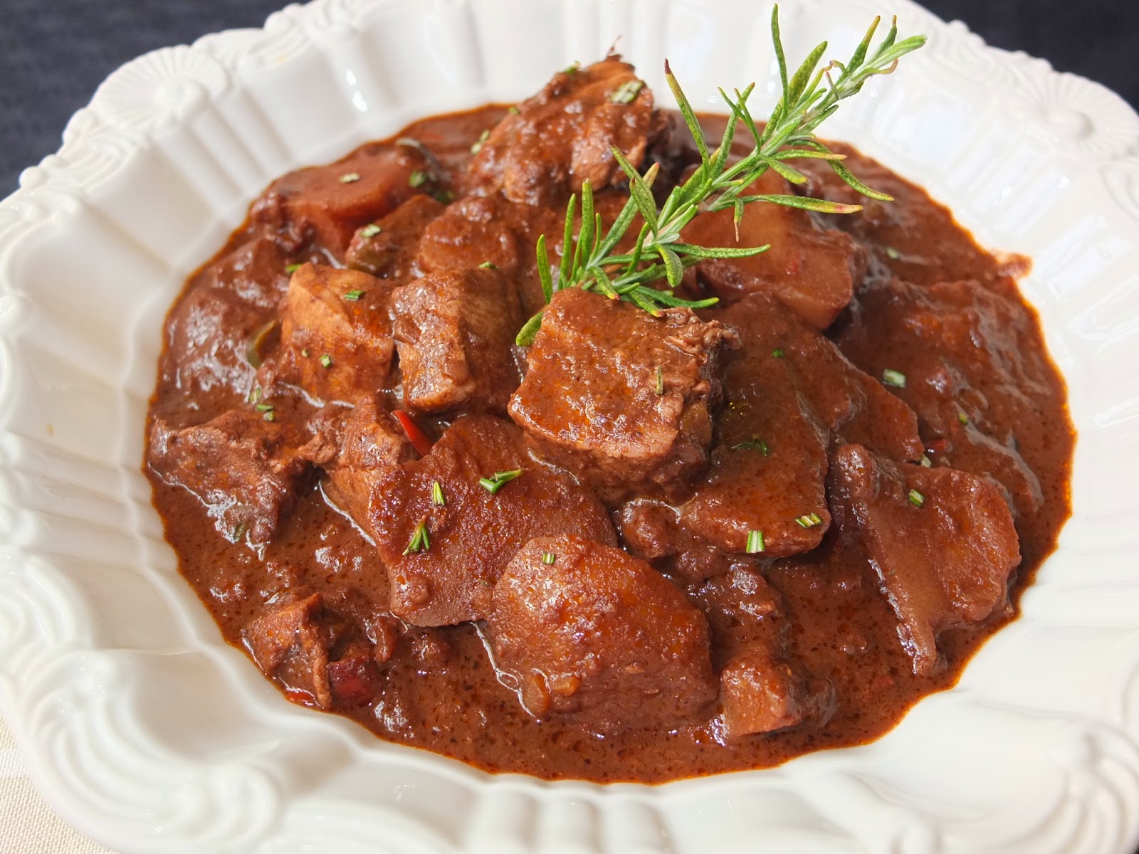 Cocinando con Lola García: "Marmitako" de atún con chocolate