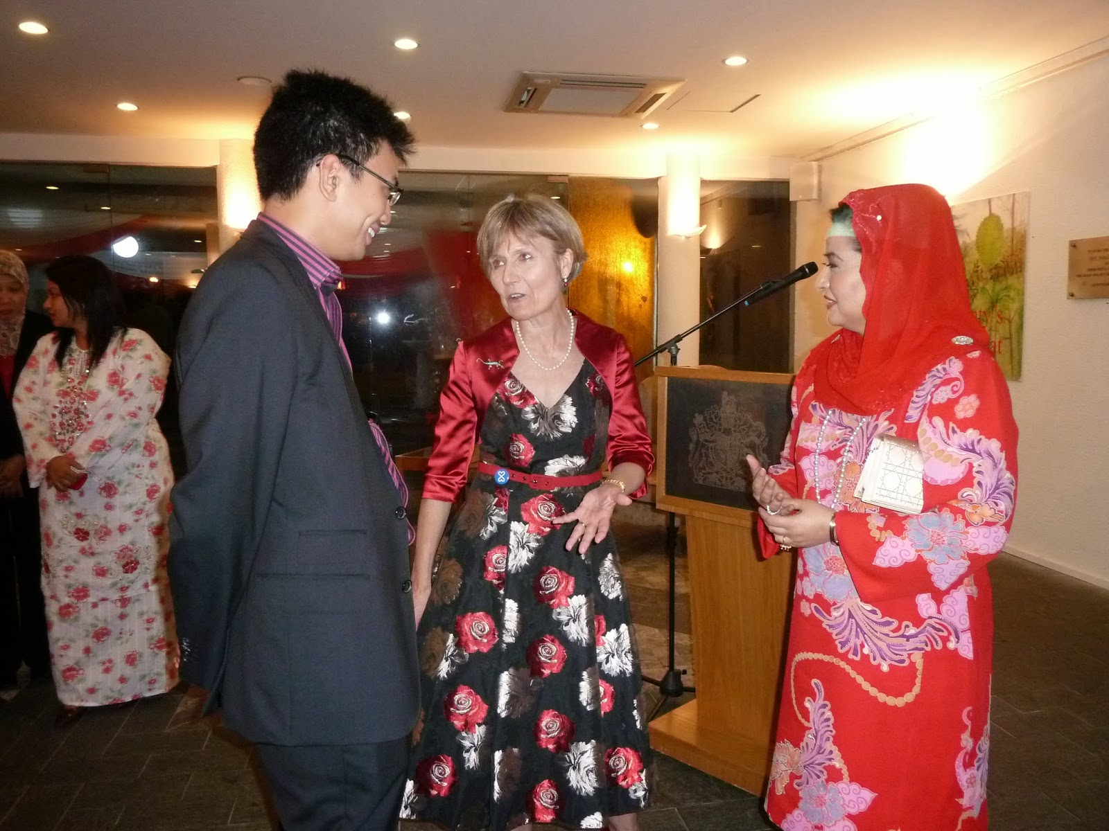 Kee Hua Chee Live!: GAIL FEATHERSTONE, WIFE OF BRITISH HIGH ...