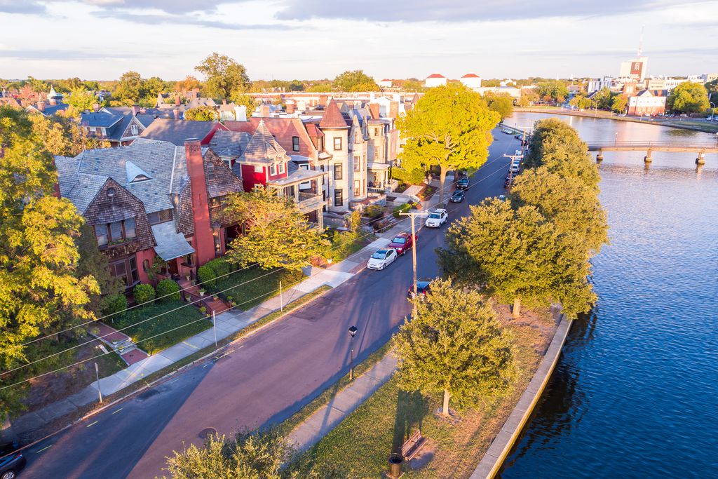 Sweet House Dreams: 1895 Dutch Colonial/Victorian in Norfolk, Virginia