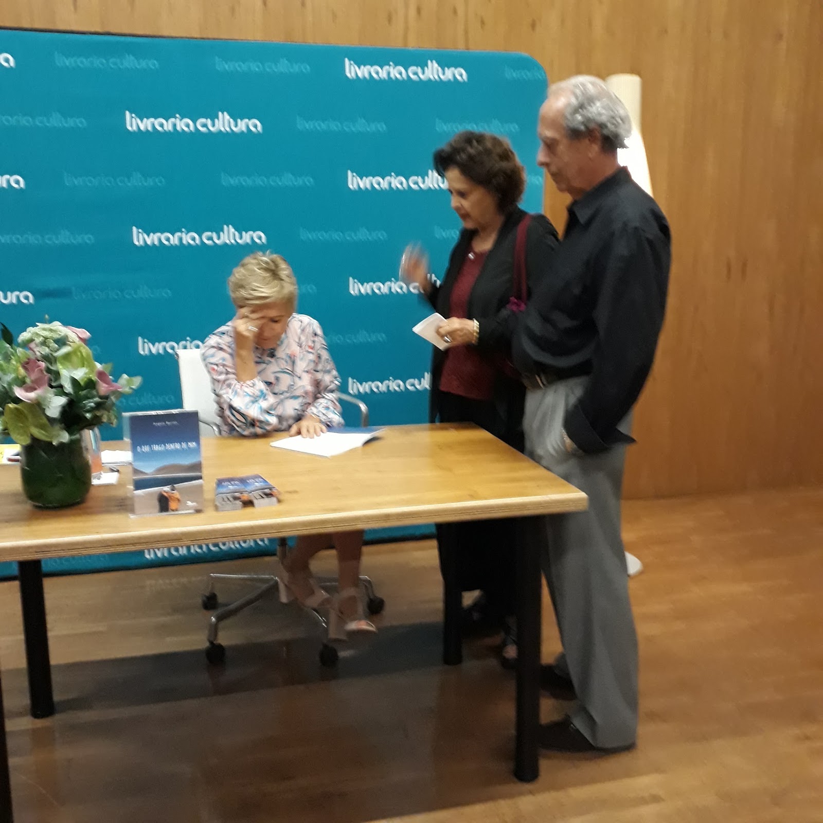 Oficina de Textos EscreViver: ANGELA BARROS FEZ LANÇAMENTO DE LIVRO NA ...