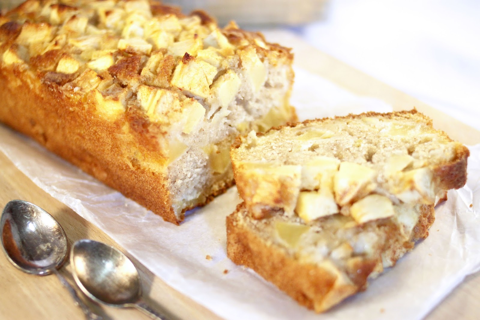 Chloé Délice: Cake aux pommes & à la cannelle