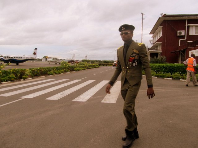 MATUKIO @ MICHUZI BLOG: Diamond atua Mbagala kwa chopa