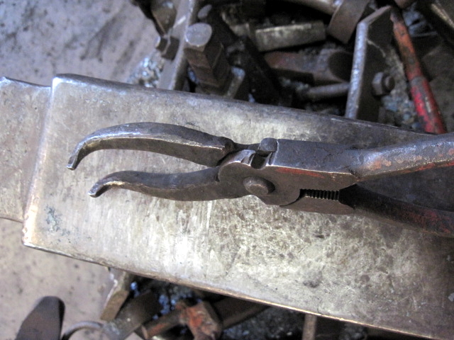 Persimmon Forge: Professional Blacksmithing: Fence Pliers to Bow Pliers