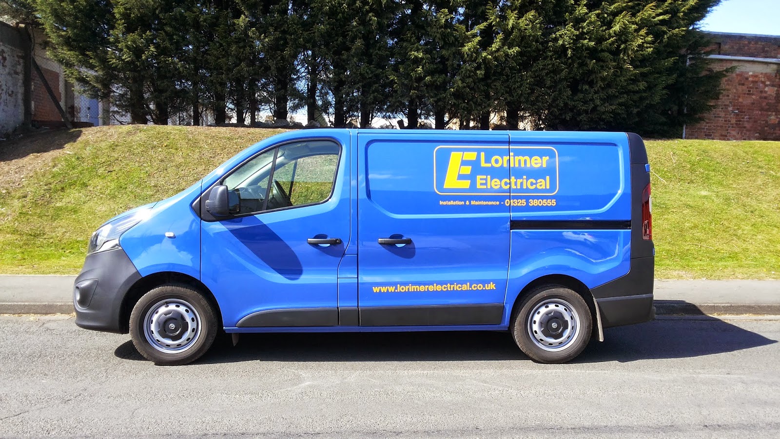 The Green I Signs Blog: Vauxhall van sign writing for #darlobiz Lorimer ...