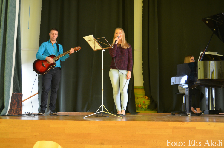 Siniblogi - Läänemaa Ühisgümnaasium: VIIGI KOOL PIDAS KOHVIKUPÄEVA