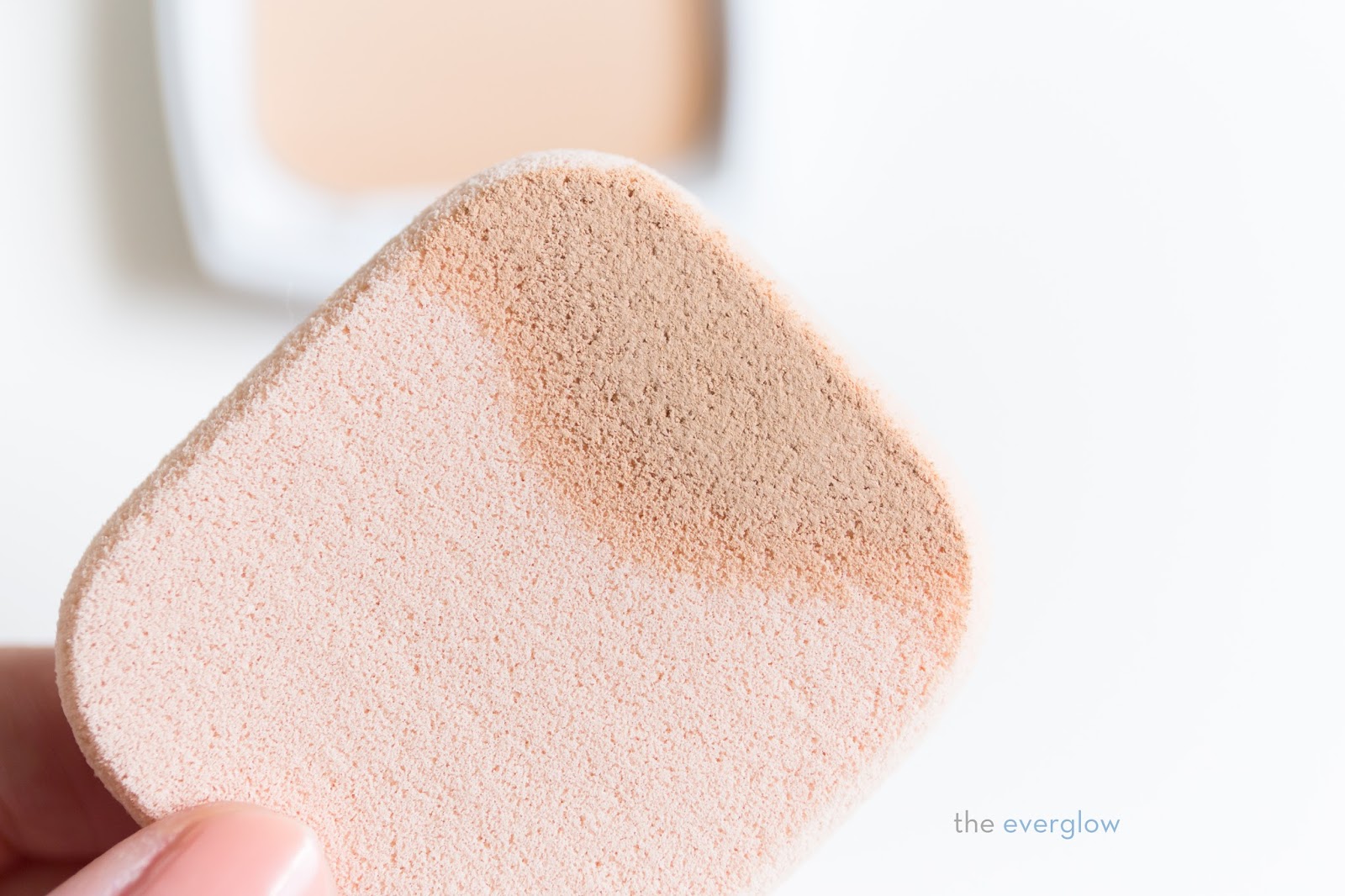 Review: ALBION White Chiffon Luminous Foundation in 050 | On The Everglow