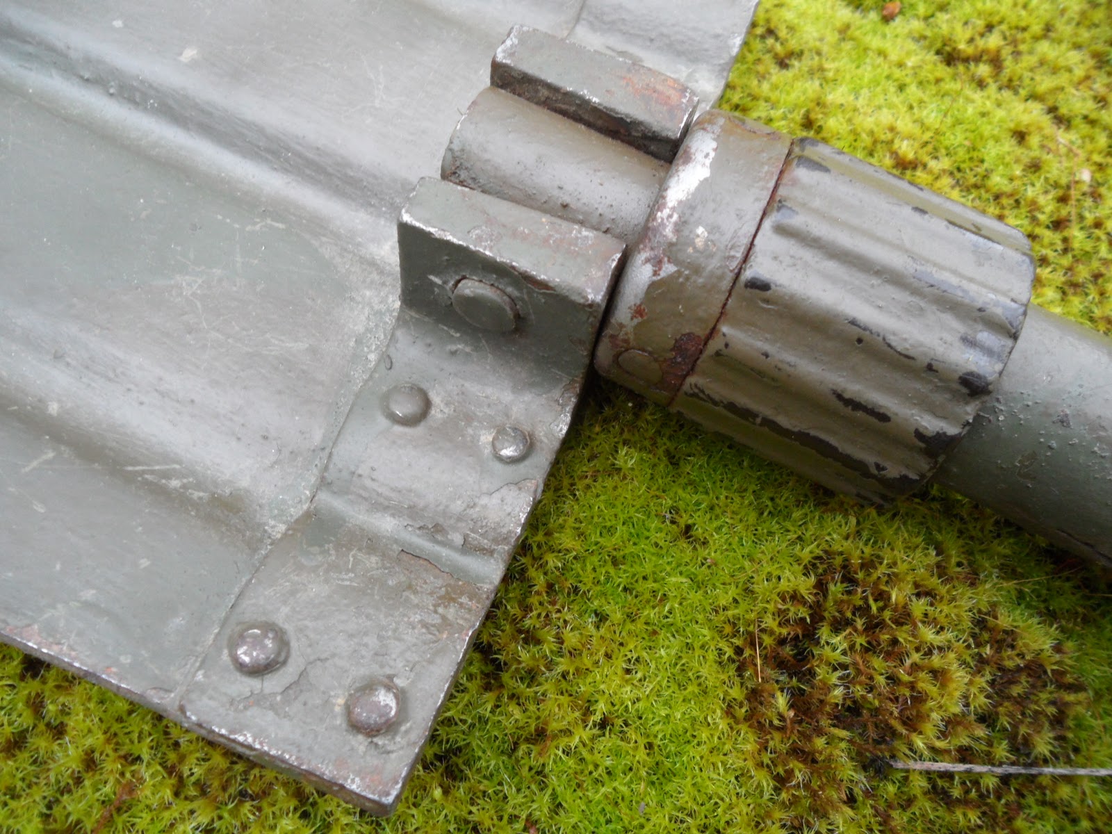 Four Bees: Dutch Army Shovel, Entrenching Tool, Folding Shovel, Post ...