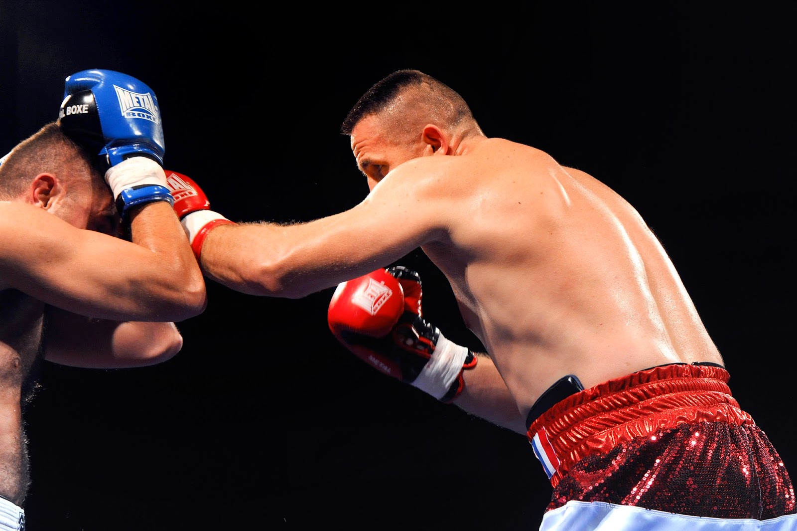 L'ASSJ boxe fait carton plein à domicile.