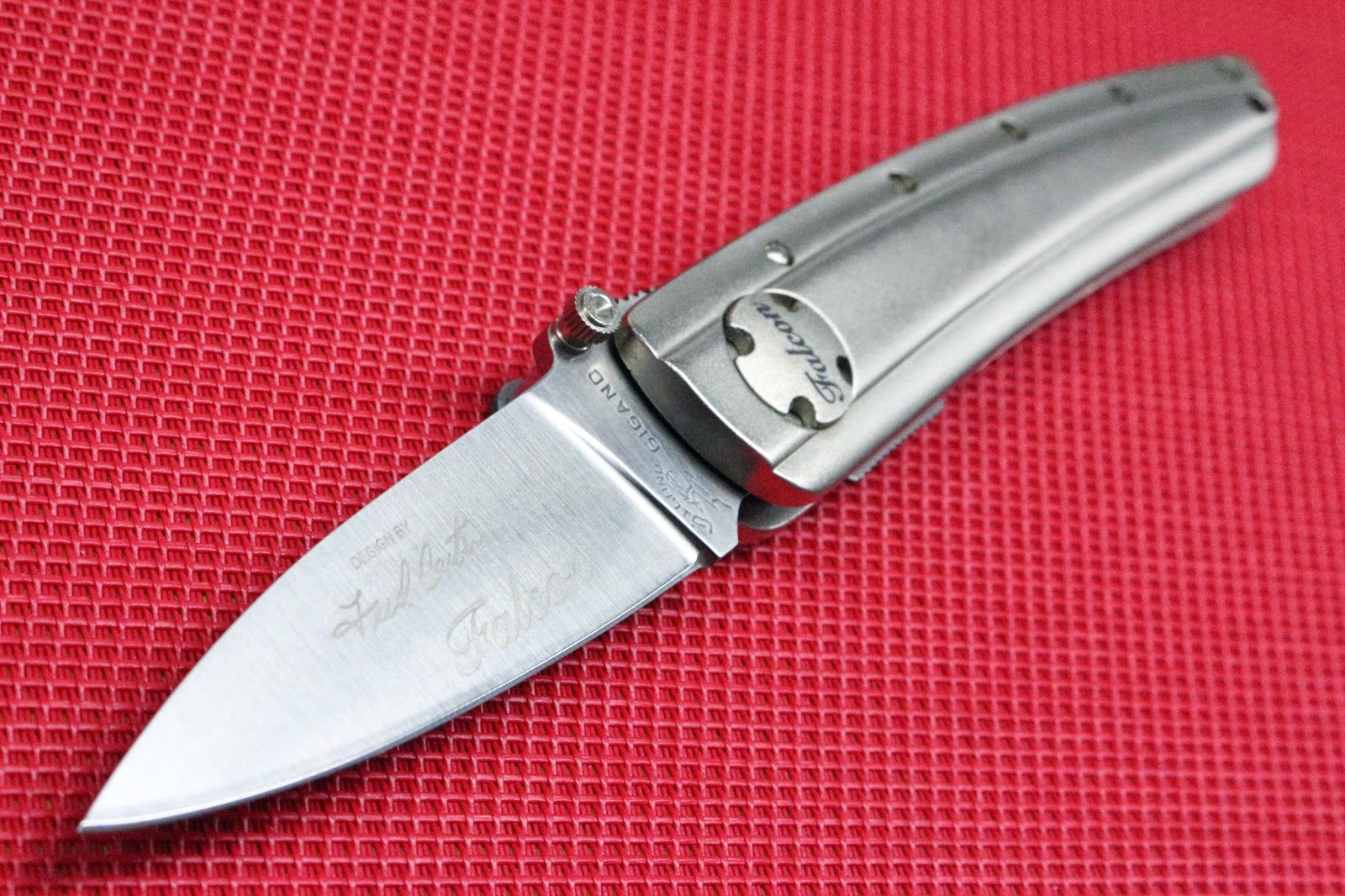 ARMAS BLANCAS 66: - GIGAND FALCON