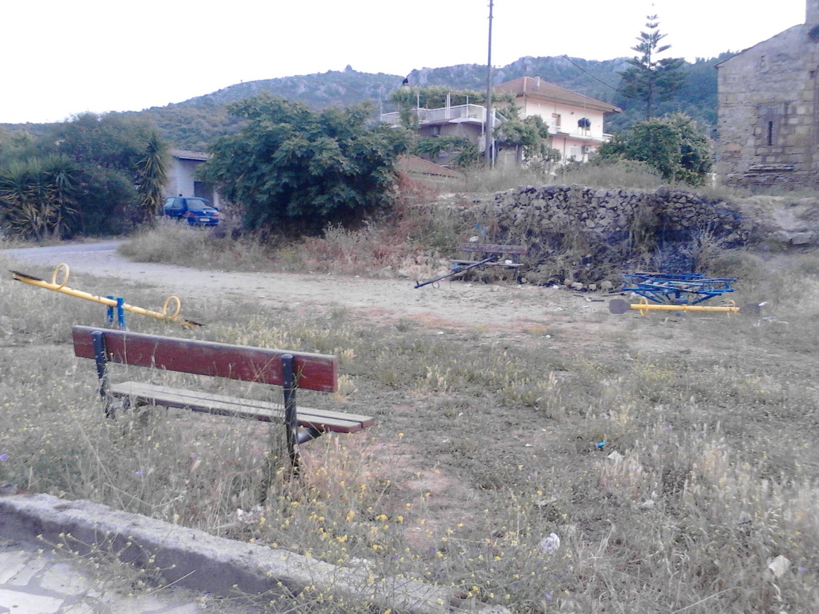 ΚΑΤΕΣΤΡΕΨΑΝ ΤΗΝ ΠΑΙΔΙΚΗ ΧΑΡΑ ΣΤΗΝ ΠΑΝΑΓΙΑ ΣΤΟ ΛΕΣΙΝΙ(ΔΕΙΤΕ ΦΩΤΟ ...