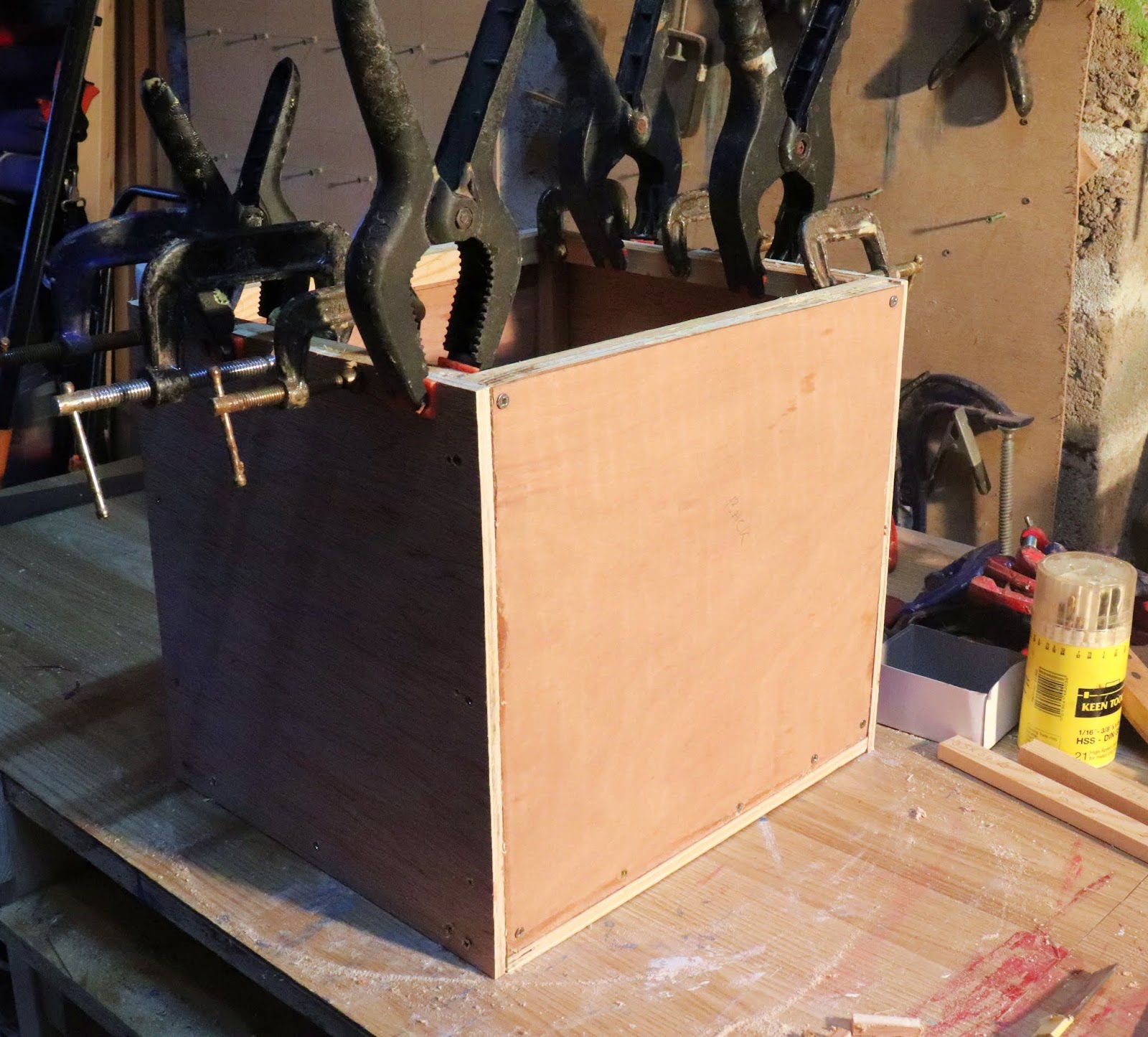 Arwen's meanderings: Dinghy cruising Building a dinghy galley box - part 2