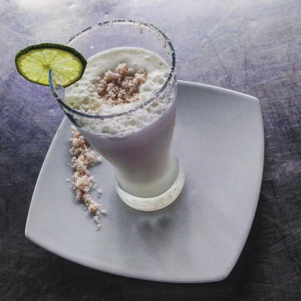GASTRONOMÍA COLOMBIANA : LIMONADA DE COCO