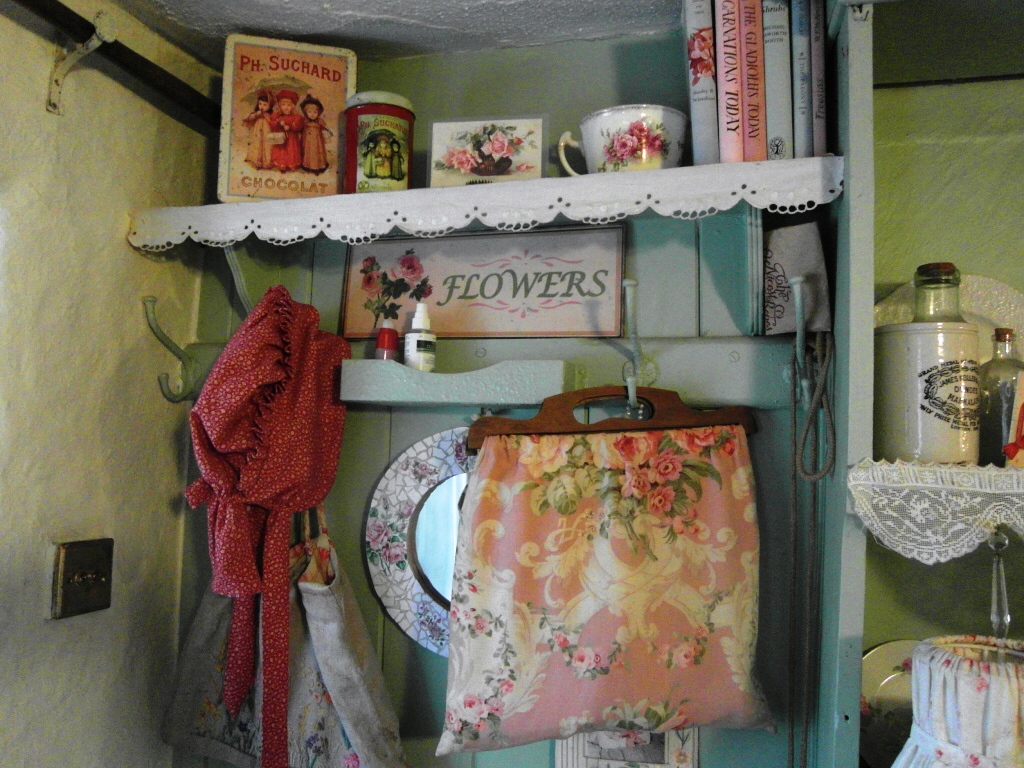 Niki Fretwell: Cottage Chic