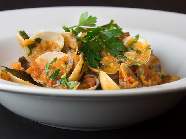 Foodmanna: Cooking with intuition: Tomyum clams