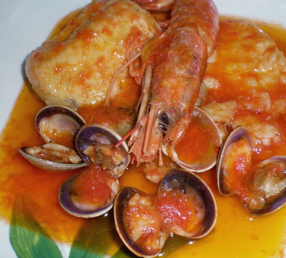 Las recetas de Noe: Pescados y mariscos en salsa de tomate al Coñac