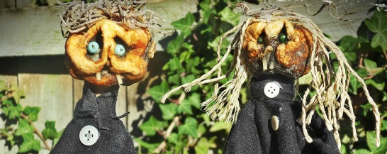Creative Flourishes: Shrunken Apple Head Halloween Puppets