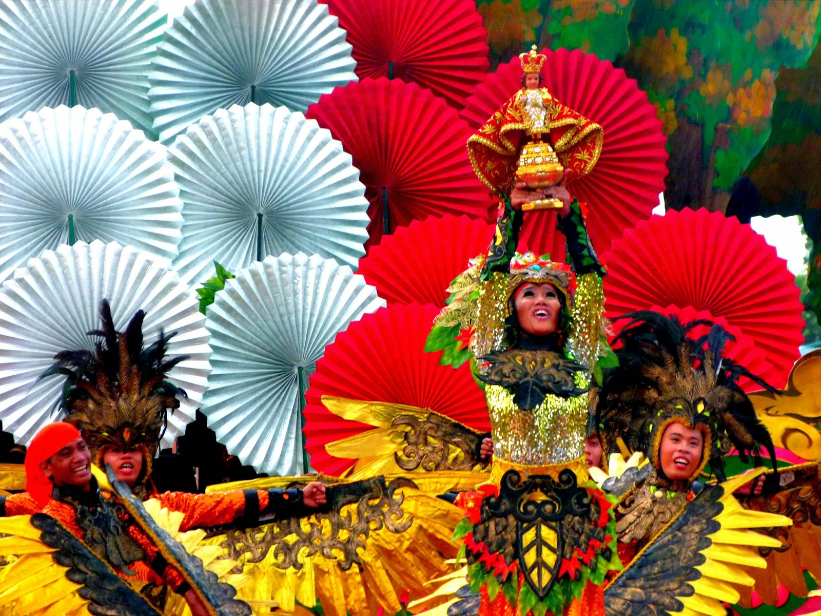 2014 PINTADOS-KASADYAAN FESTIVAL - Lakwatserong Tsinelas