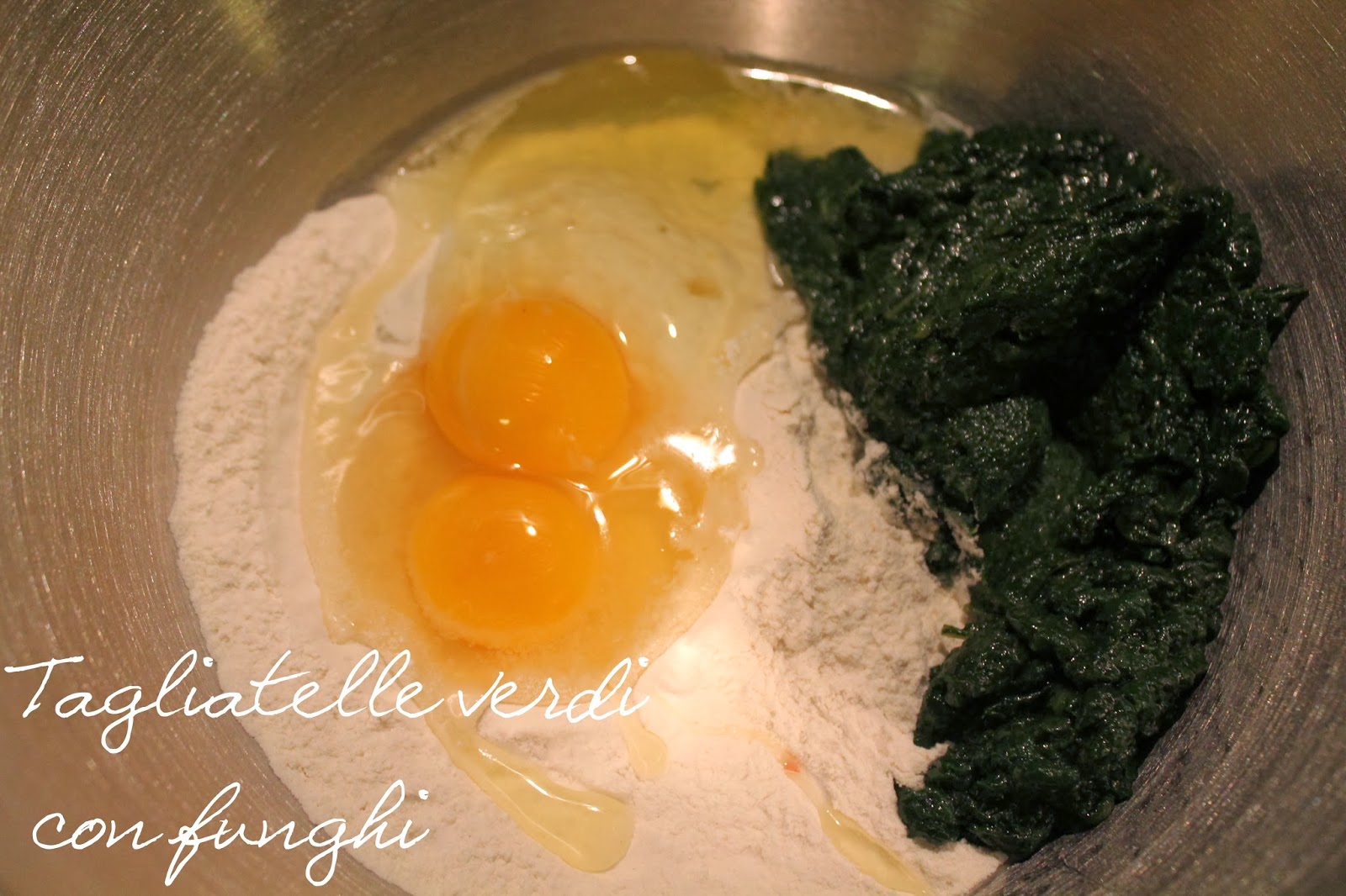 La cucina di zia Simonetta: Tagliatelle verdi con funghi