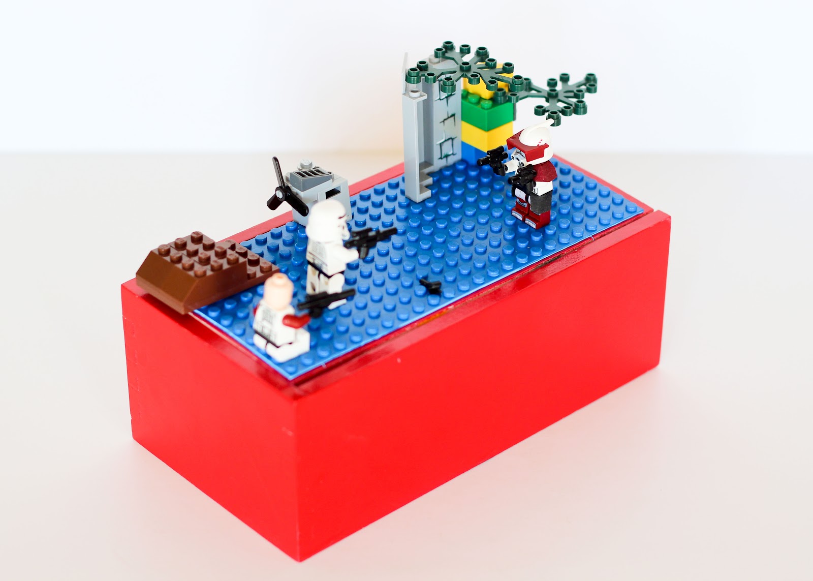 Finley and Oliver: DIY LEGO Travel Box