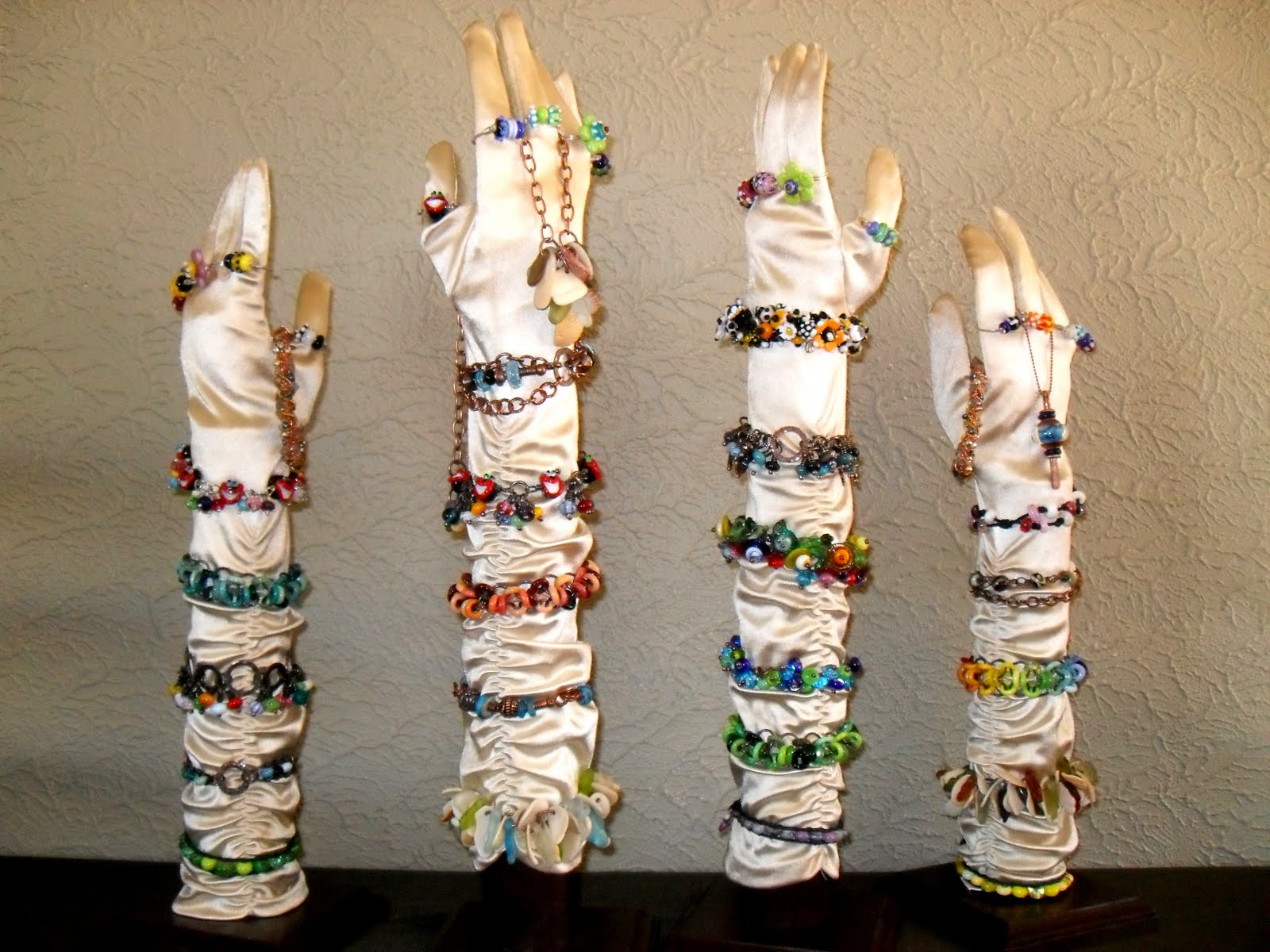 Go Vertical : Jewelry Storage and Display Tutorials / The Beading Gem