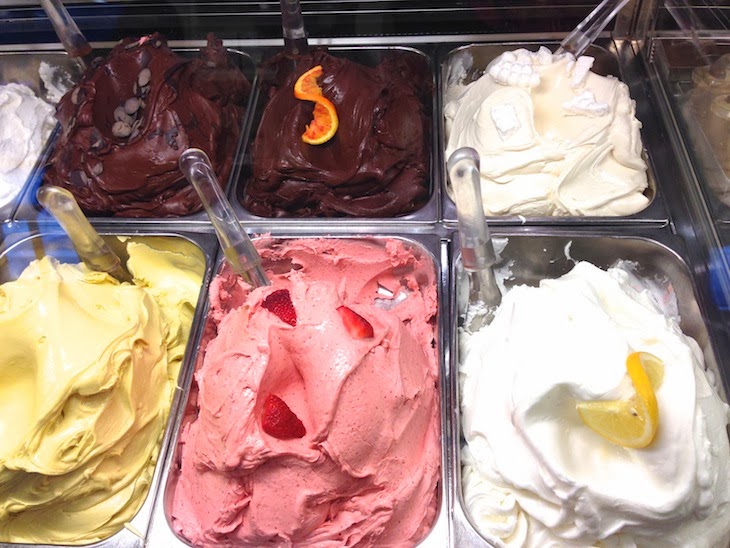 THE FASHIONAMY by Amanda Fashion blogger outfit, lifestyle, beauty ...