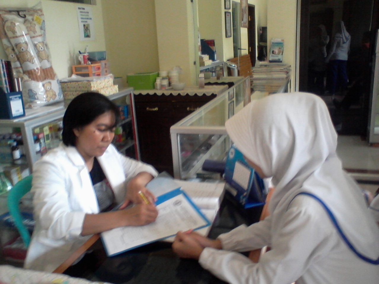 catatan ku: foto wawancara bidan delima