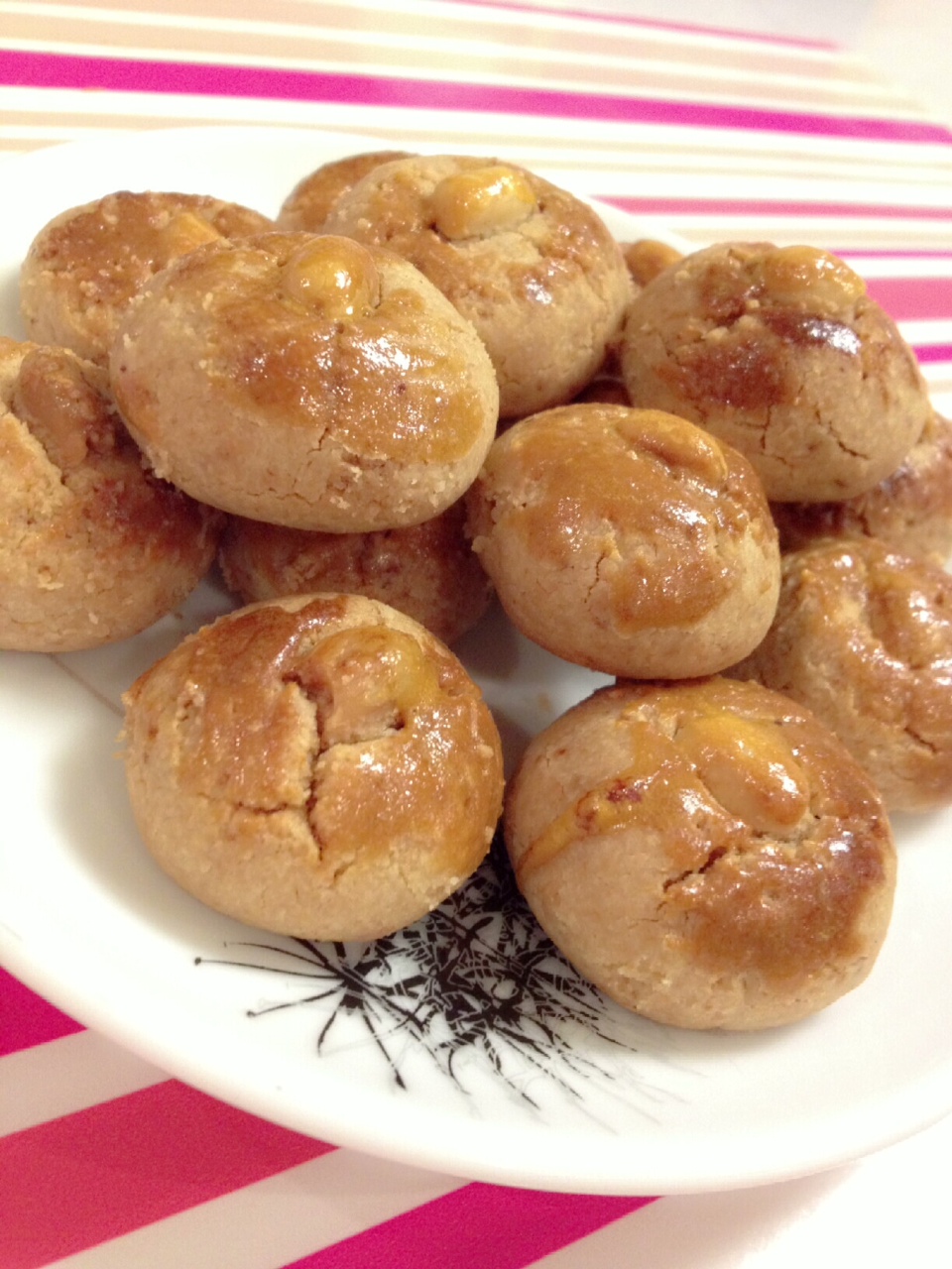 From An Alien's Eyes: Biskut Mazola aka Biskut Kacang