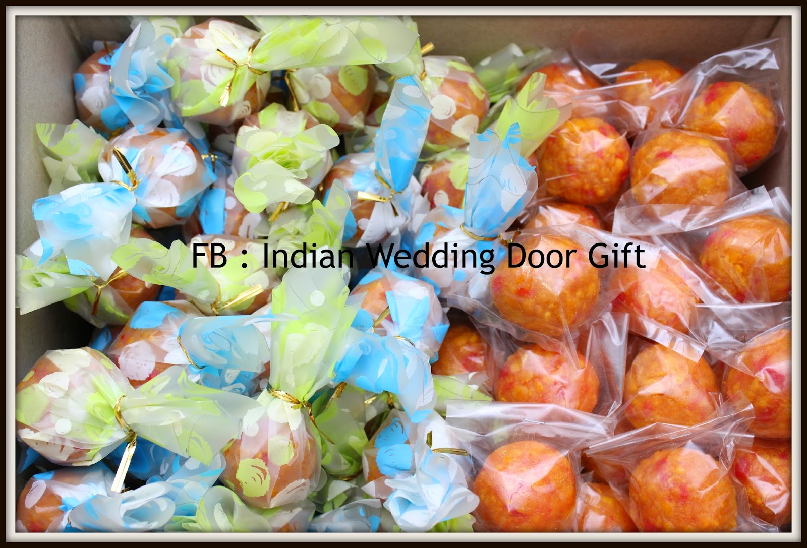 Indian Wedding Door Gift: More wedding door gift favours.