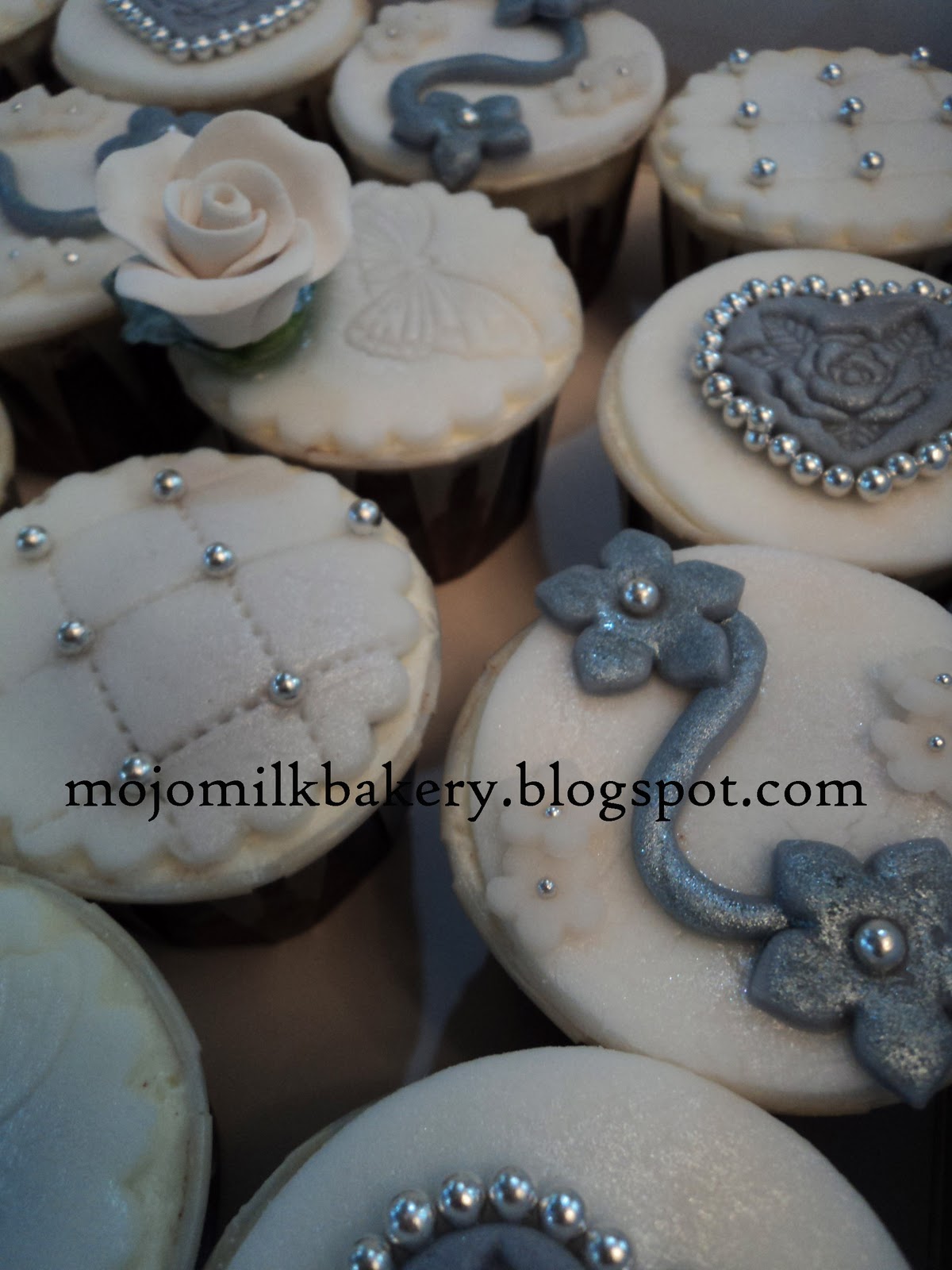Mojo Milk Bakery: White, Silver & Grey cupcakes.
