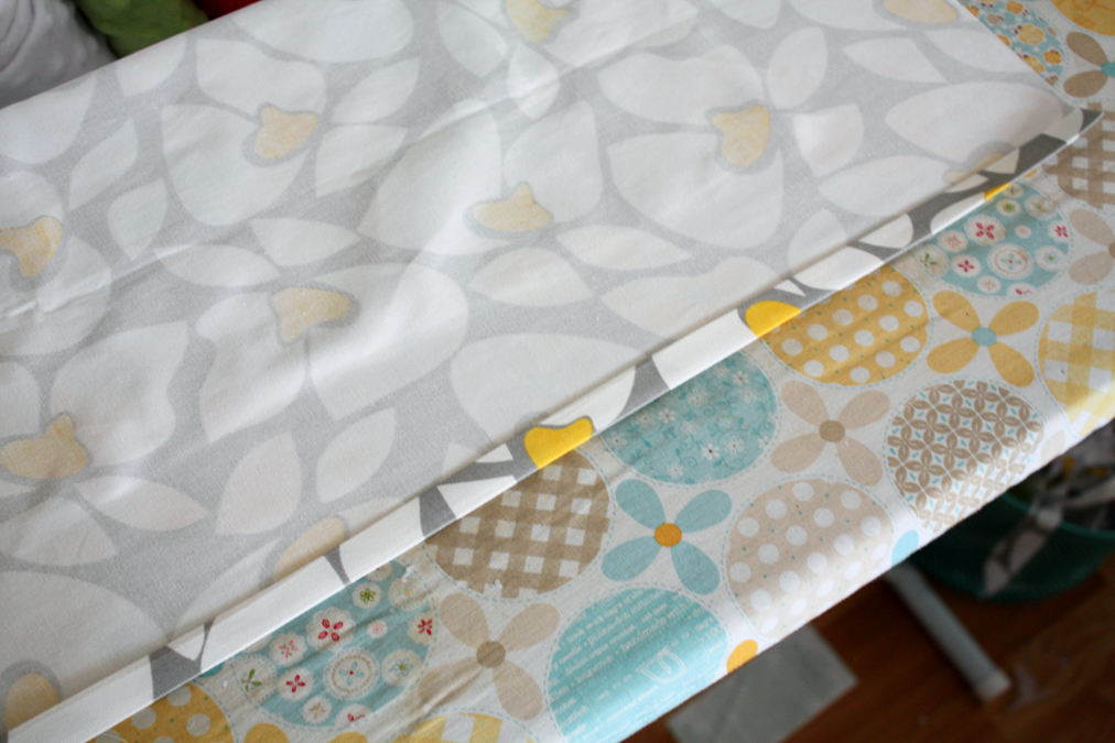 Tutorial: Easy Peasy Envelope Closure Throw Pillow Cover - Naturally ...