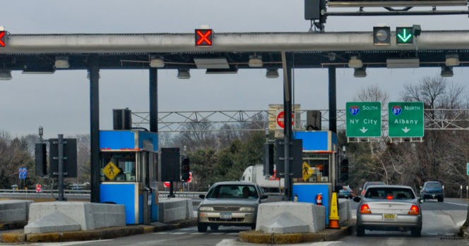 LOVE AT EXIT 19 (INTERMEDIO B1)