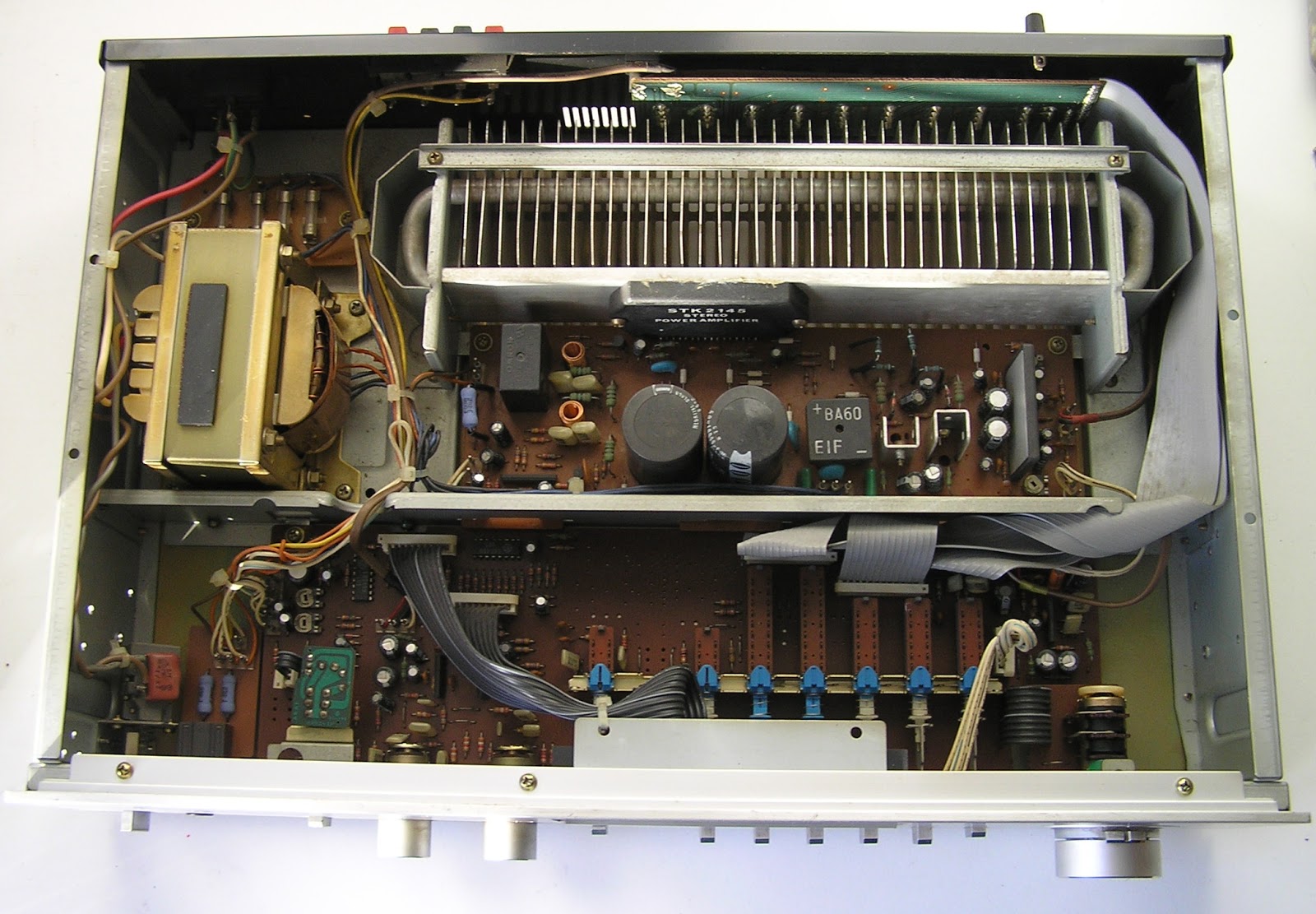 Radio's en Versterkers: Akai AM-U33