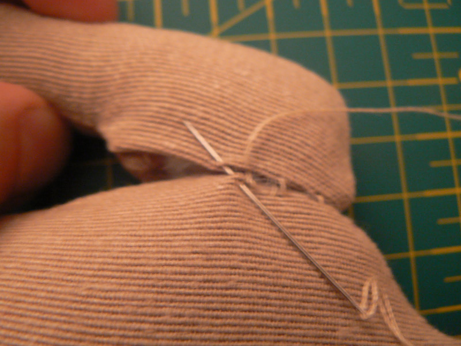 Ušime si niečo pekné: Anjelka - šitie rúk - návod