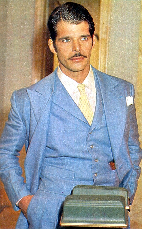 Astros em Revista: RAUL GAZOLLA O GALÃ DA MANCHETE