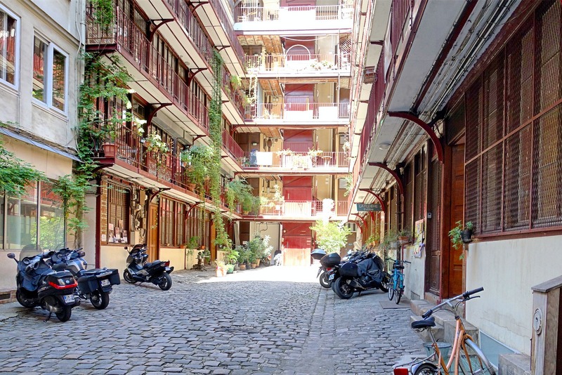Paris : 77 rue de Charonne, les ateliers réhabilités d'une ancienne ...