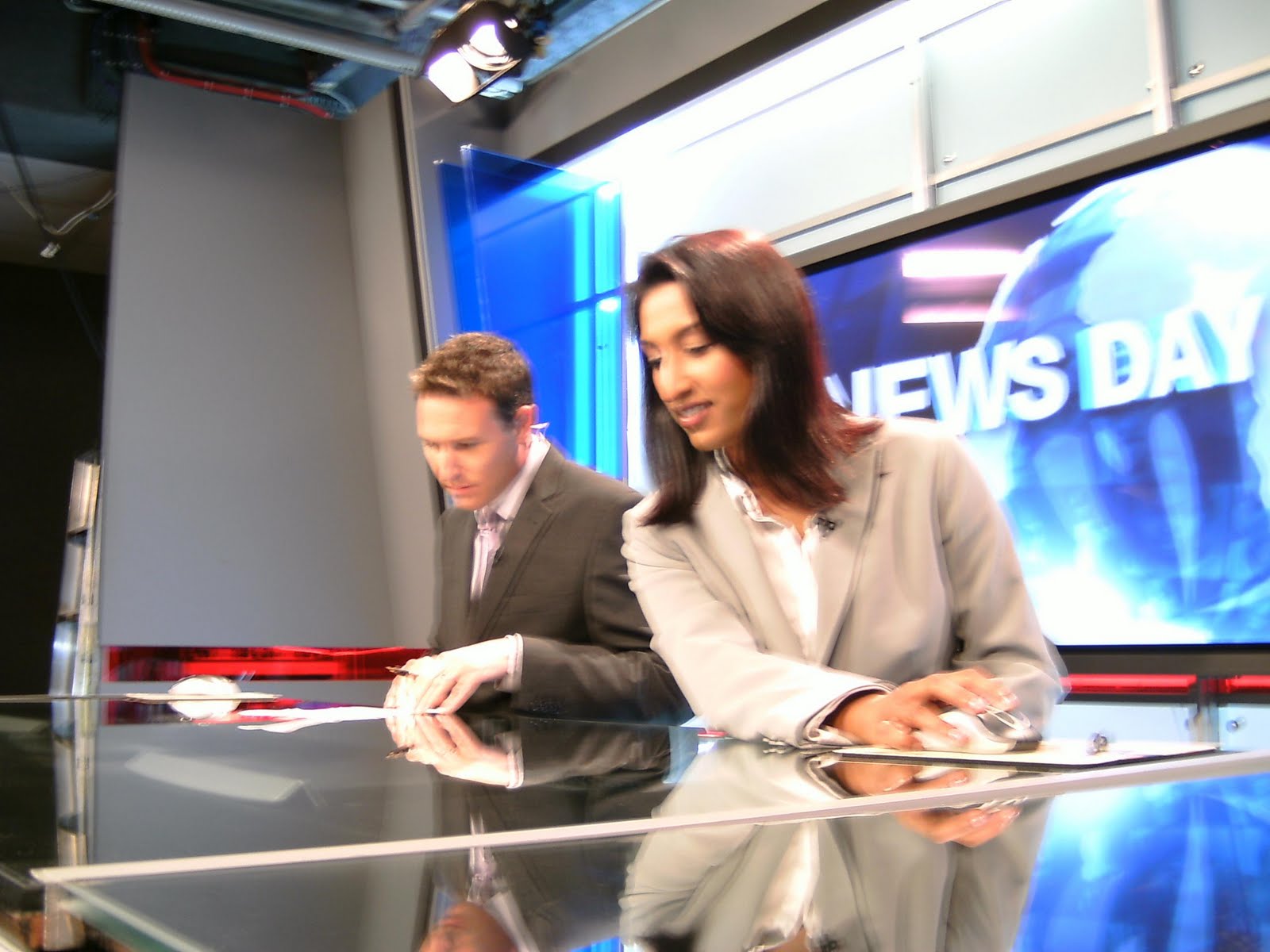 TV with Thinus: ON SET EXCLUSIVE. A news day behind the scenes at News ...