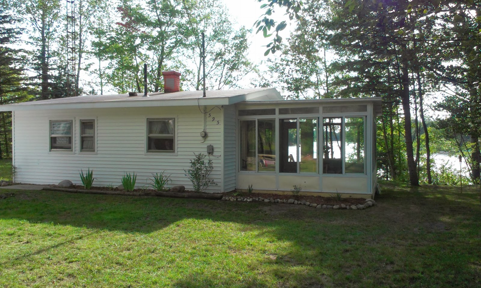 waffle cottage: WAFFLE COTTAGE - SMALLWOOD LAKE