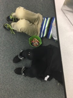On Our Way to Kindergarten! : Under the table drawings