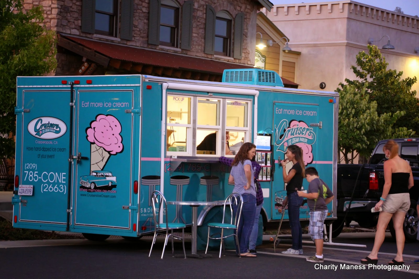 Copper Gazette: Town Square concert brings town together