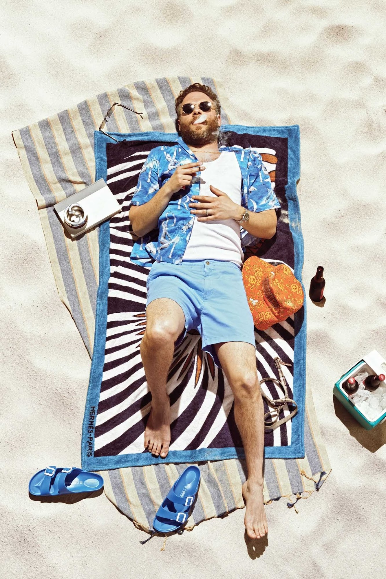 Seth Rogen viste para el calor de verano en la edición de junio de GQ US