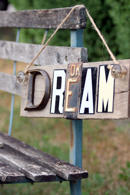 Sweet Something Designs: DIY Junk Sign